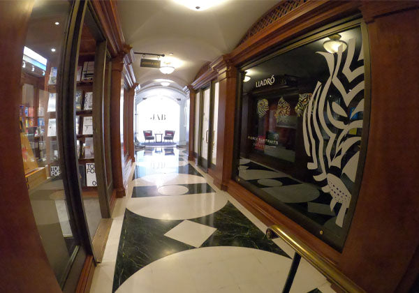 Video: A Glimpse Into the D&D Building - Fabrics and Home